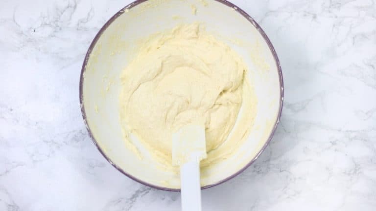 Easy Victoria Sponge Cake Recipe - Recipe Vibes